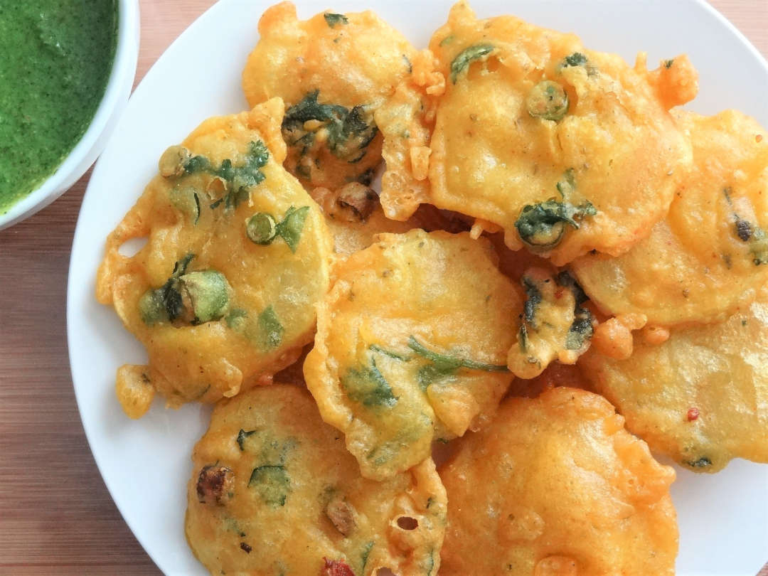 Aloo Pakora Recipe | How to make Aloo Pakora at home - Felicity Plus