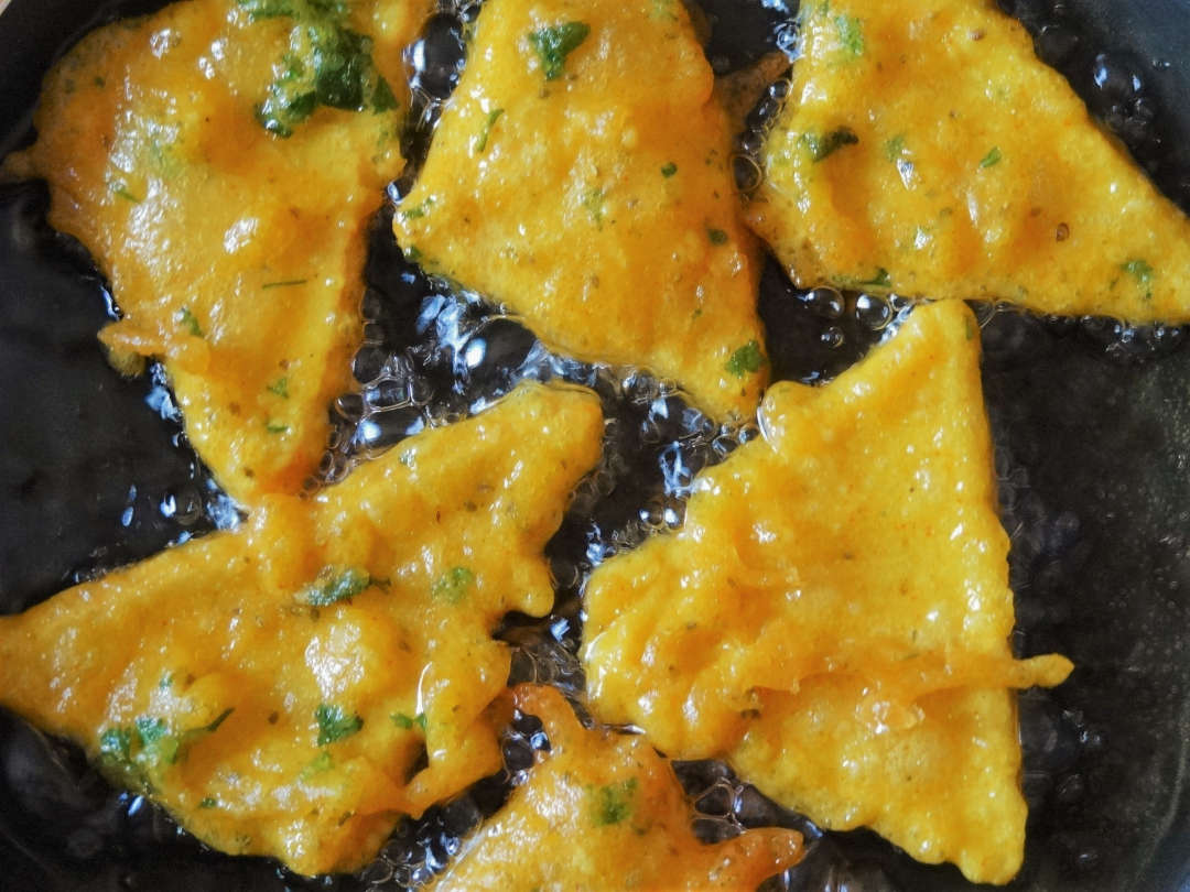 Bread Pakora Recipe | How to make Bread Fritters - Felicity Plus